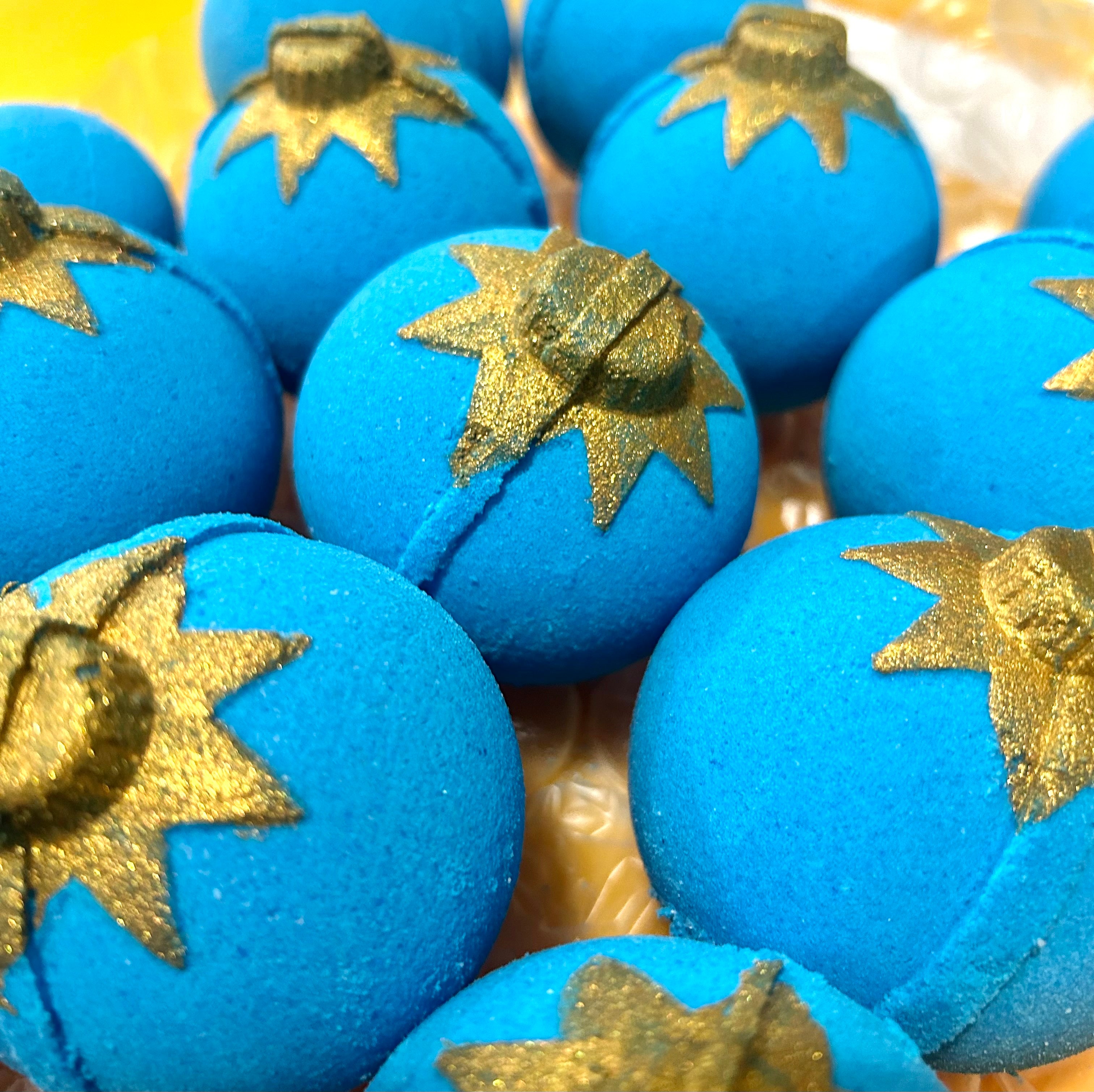 Limited Edition - Festive Fizz Jumbo Bath Fizzie – Happy Frog Soap Company